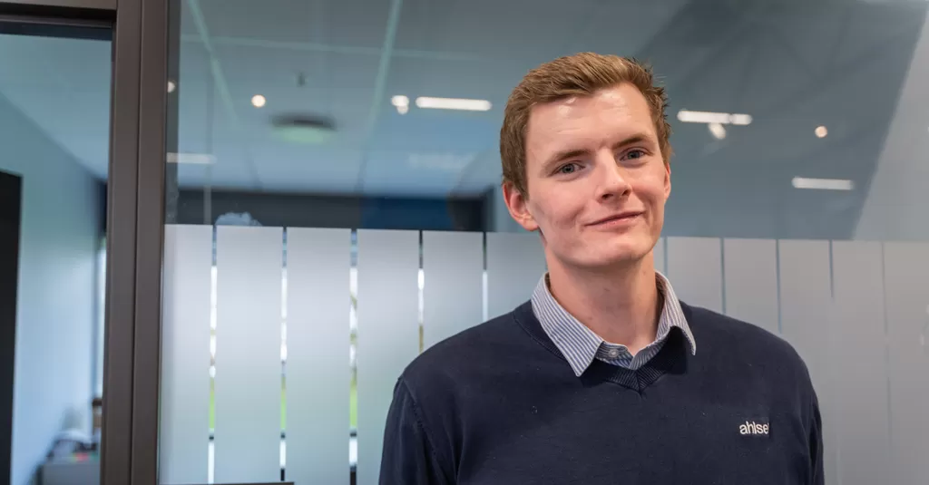 Aleksander (23) vil være en motvekt til influenserne: Hyller åtte til ...